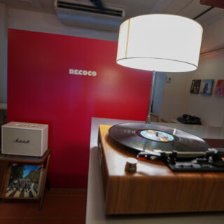 RECOCO(レココ) 渋谷 レコードが聴けるカフェ