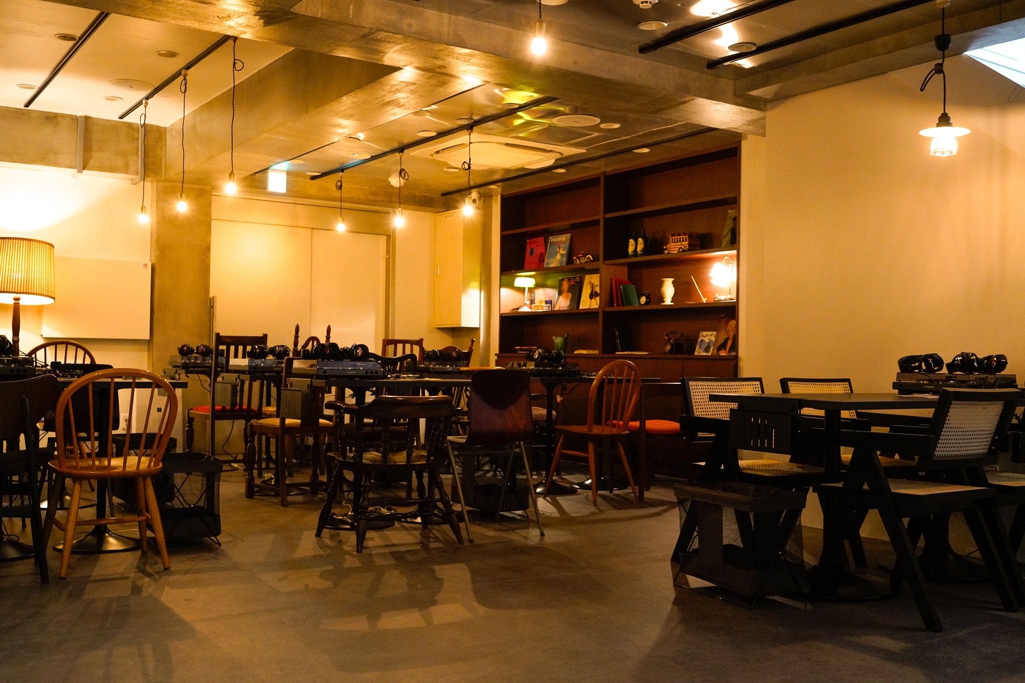 RECOCO(レココ) 渋谷＆下北沢 レコードが聴けるカフェ