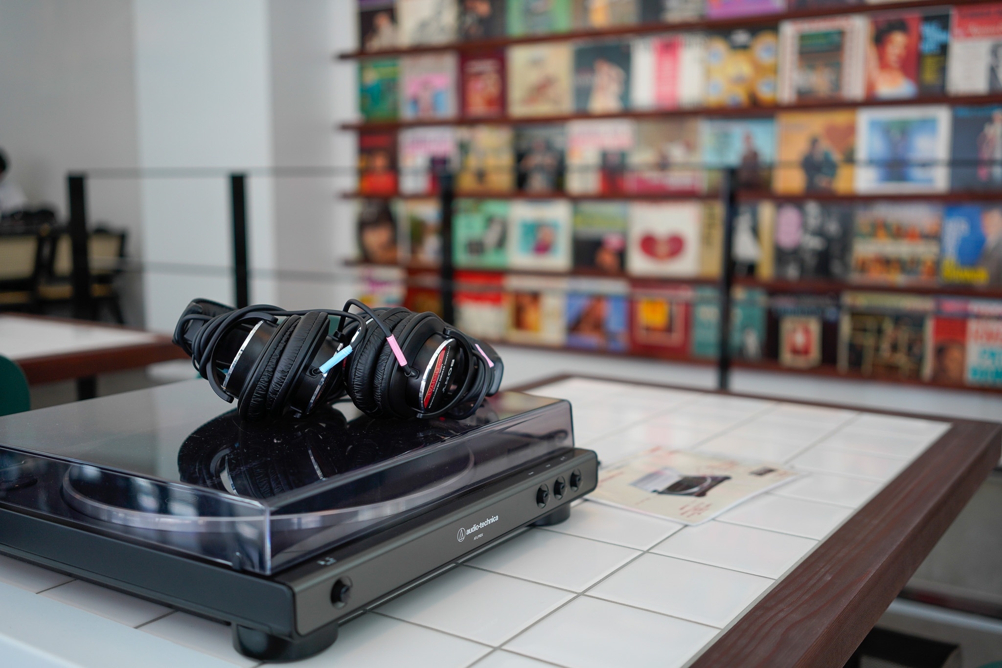 RECOCO(レココ) 渋谷＆下北沢 レコードが聴けるカフェ